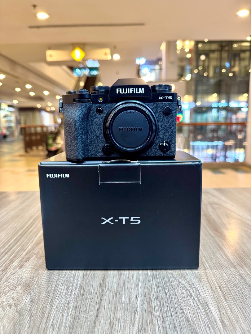 Fujifilm X-T5 XT5 Body Sc 9k (99.9% new), Photography, Cameras on Carousell