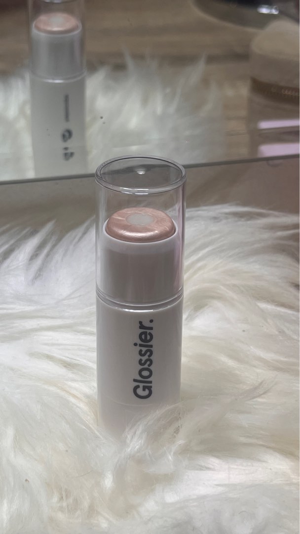 Glossier Haloscope, Beauty & Personal Care, Face, Makeup on Carousell