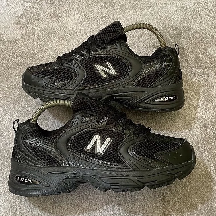 NEW BALANCE 530 RETRO BLACK SIZE 40, Fesyen Pria, Sepatu , Sneakers di ...