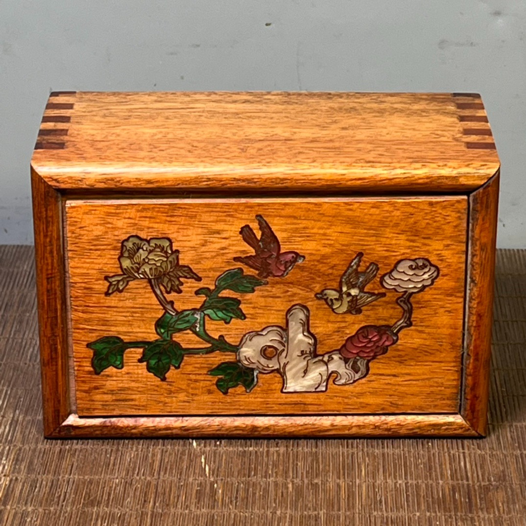 Old Hidden Pear Box Shell Carving Pulling Box旧藏花梨箱贝壳雕刻抽拉盒, Hobbies ...