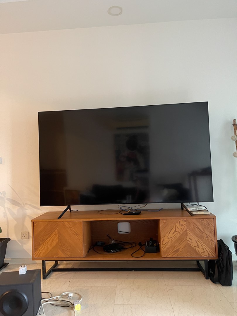 Samsung 82-inch TU8000 Crystal UHD 4K Smart TV with box, TV & Home ...