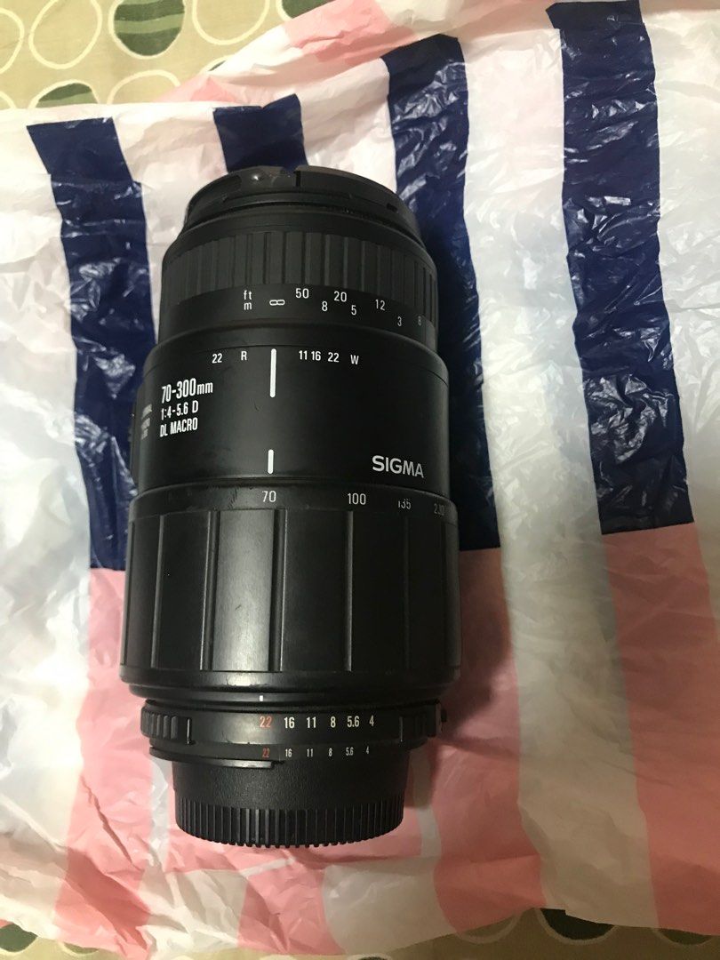 SIGMA Lens Telephoto Zoom & DL Macro 1:4 - 5.6D 70 - 300 MP ...
