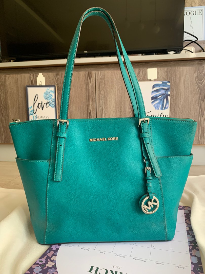 Tas Michael Kors Full Leather, Barang Mewah, Tas & Dompet di Carousell