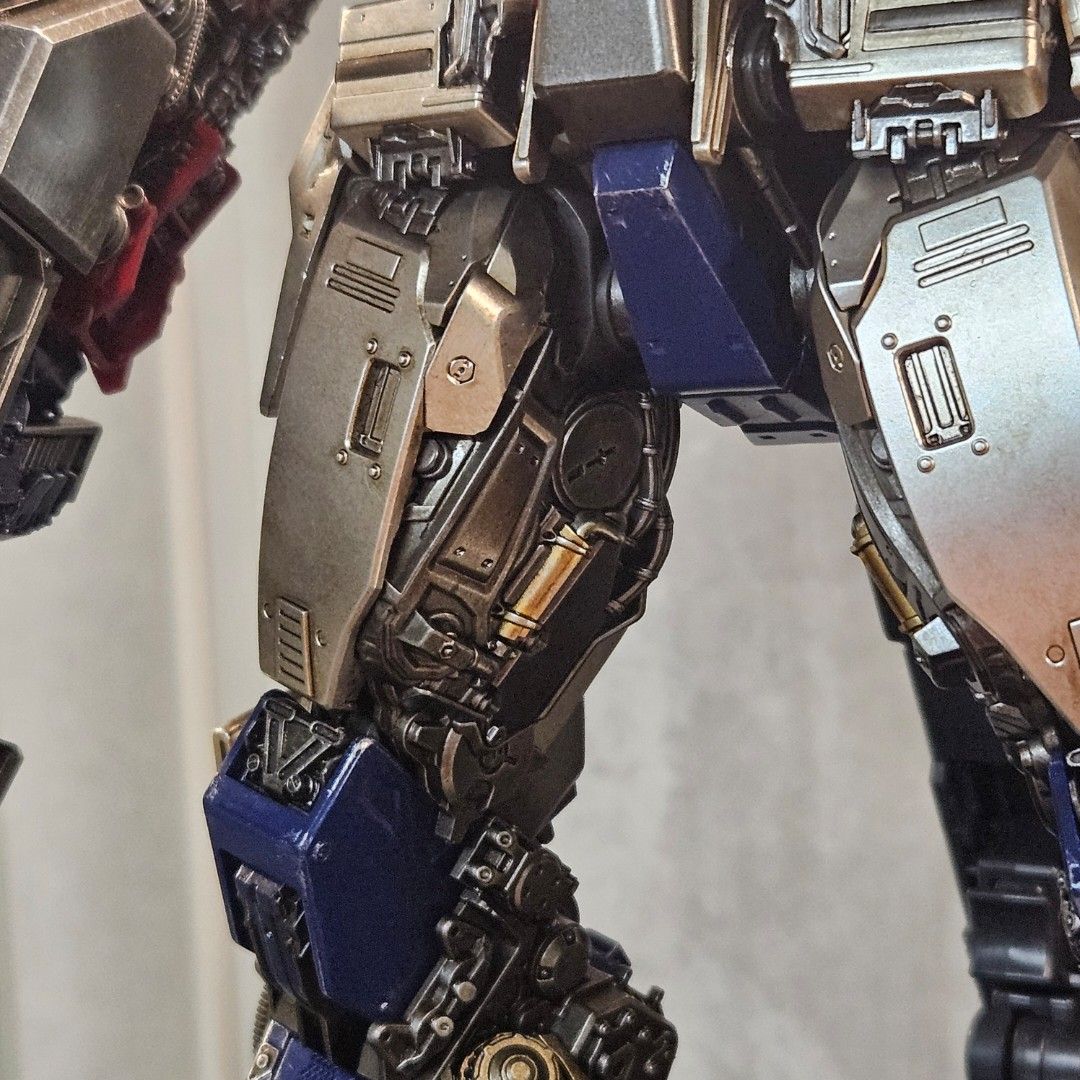 ThreeZero DLX Optimus Prime, Hobbies & Toys, Collectibles & Memorabilia ...