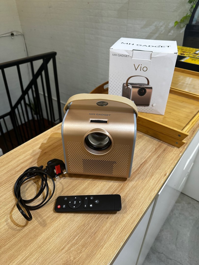 Vio Smart Projector, TV & Home Appliances, TV & Entertainment, Projectors on Carousell