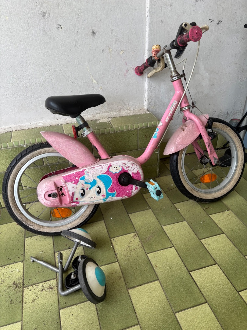 12 inch kids bike, trainer wheels included, Sports Equipment, Bicycles ...