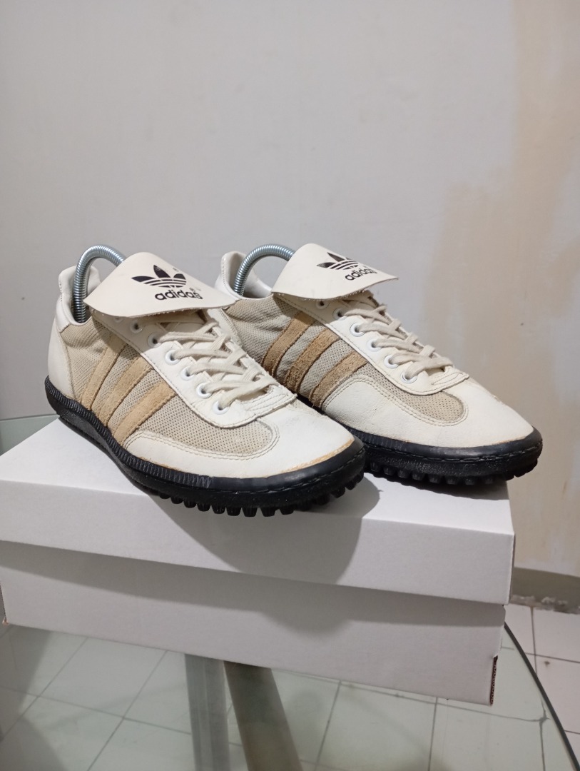 ADIDAS gripper 80s vintage rare, Fesyen Pria, Sepatu , Sneakers di ...