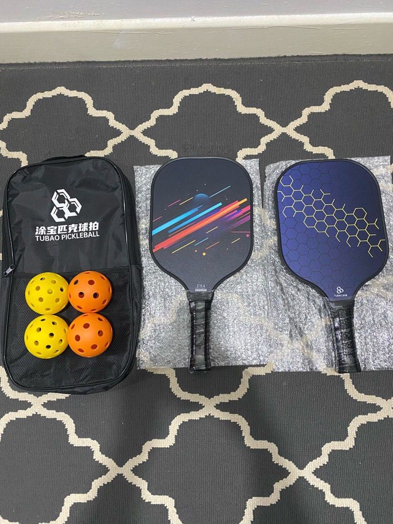 Beginner Set Pickleball Racket including casing and 4 practice balls (2 ...