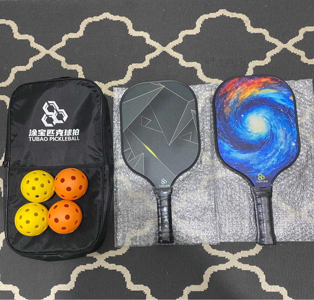 Beginner Set Pickleball Racket including casing and 4 practice balls (2 ...
