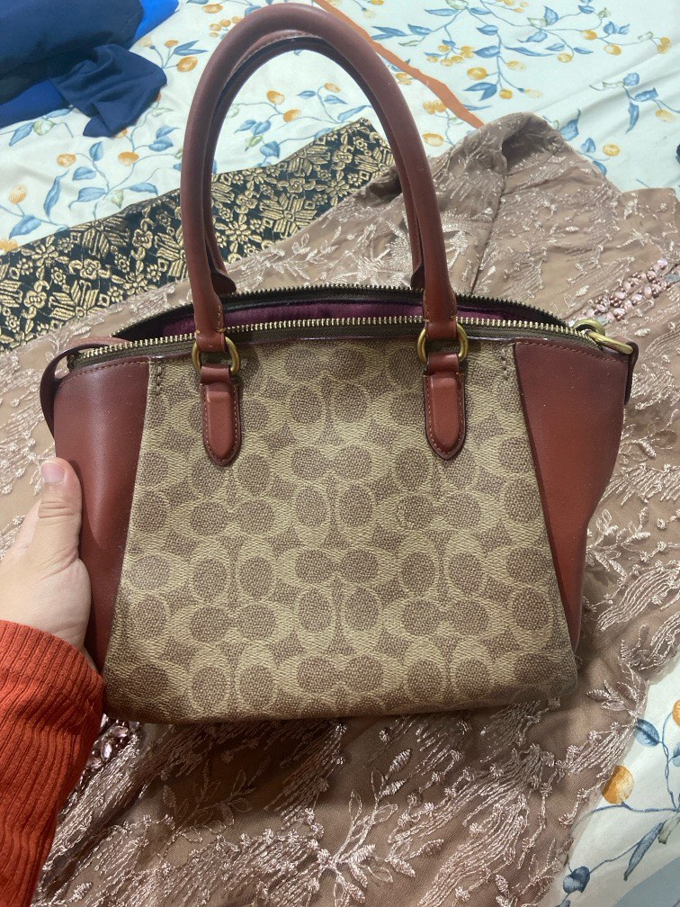 Coach Original butik, Luxury, Bags & Wallets on Carousell