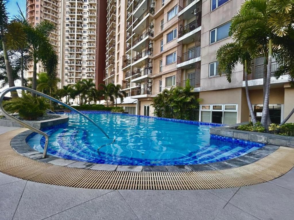 Condo Lot For Sale in Unit E, 23rd floor, Circulo Verde Phase 1 (Ibiza ...