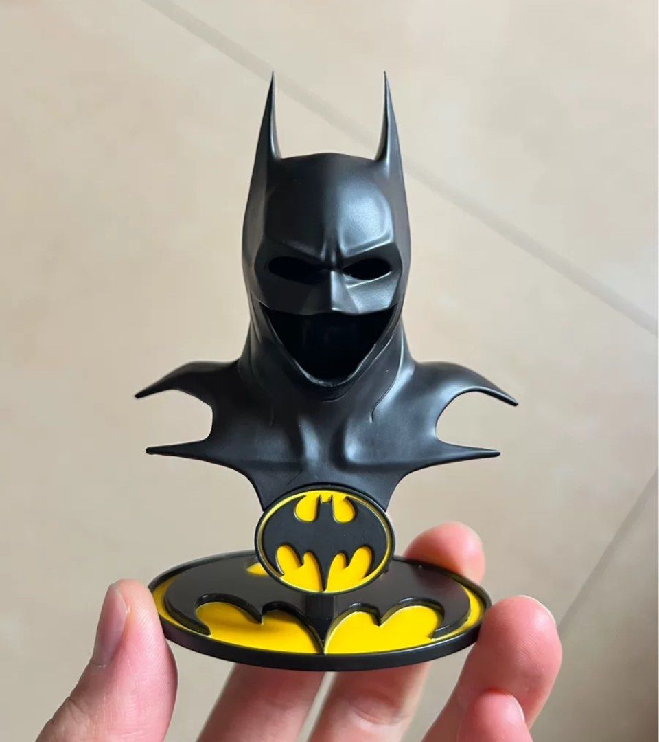 DC BATMAN THE FLASH HOT TOYS 1/6 SCALE MMS712 BATMAN MODERN SUIT BROKEN ...
