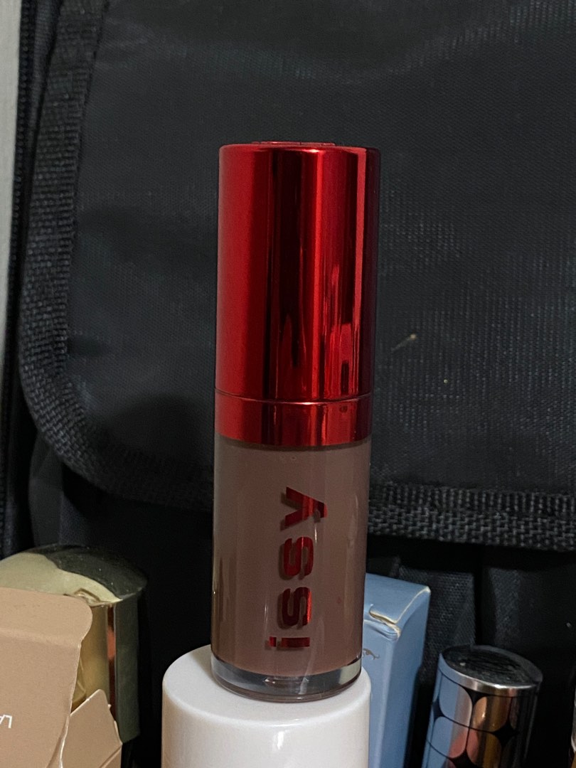 Issy hydrogloss in macabre, Beauty & Personal Care, Face, Makeup on ...