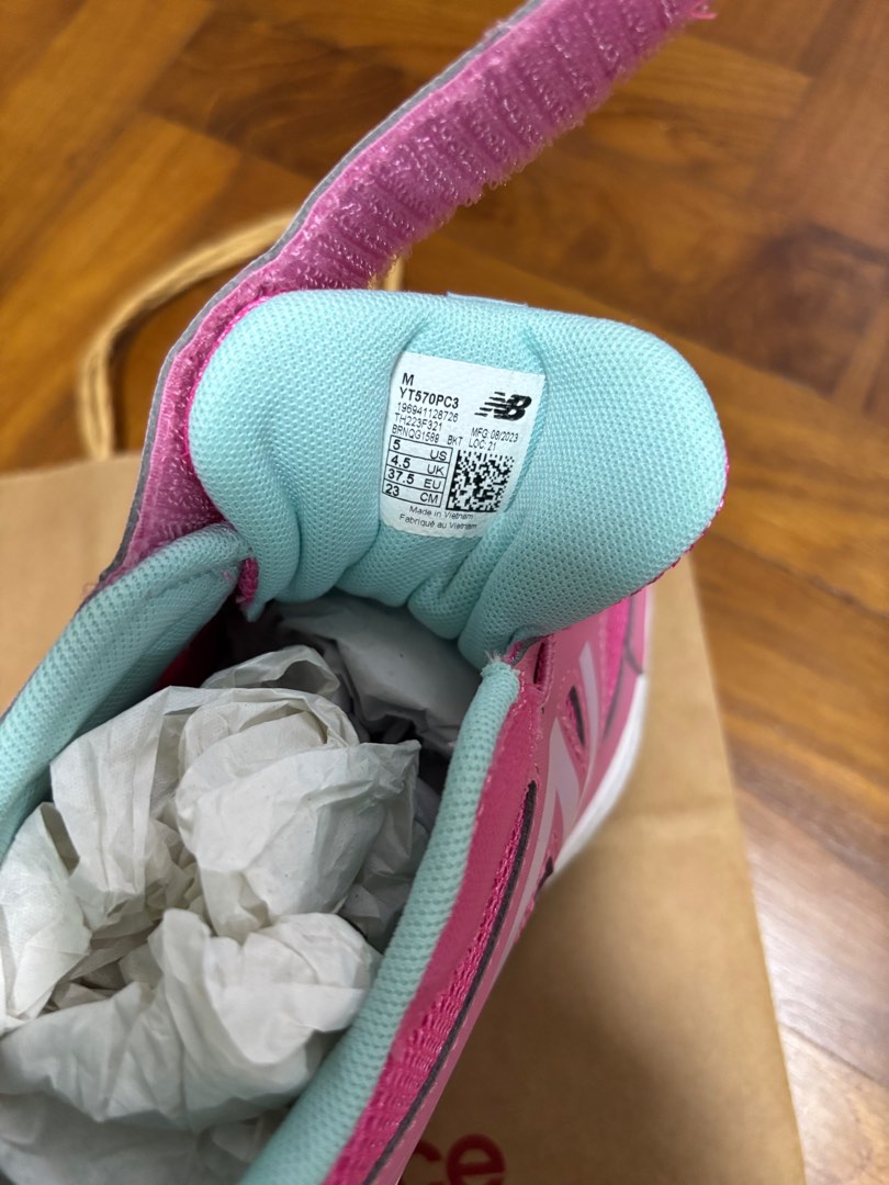 New Balance 570, Women's Fashion, Footwear, Sneakers on Carousell