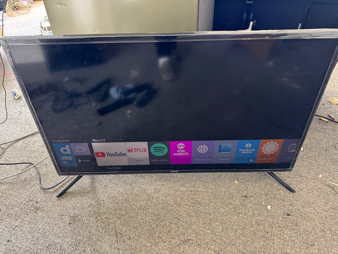 Samsung TV 40 Inch, TV & Home Appliances, TV & Entertainment, TV on ...