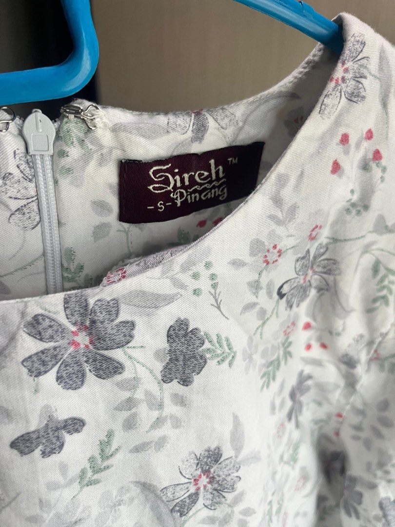 SIREH PINANG KURUNG, Women's Fashion, Dresses & Sets, Traditional ...