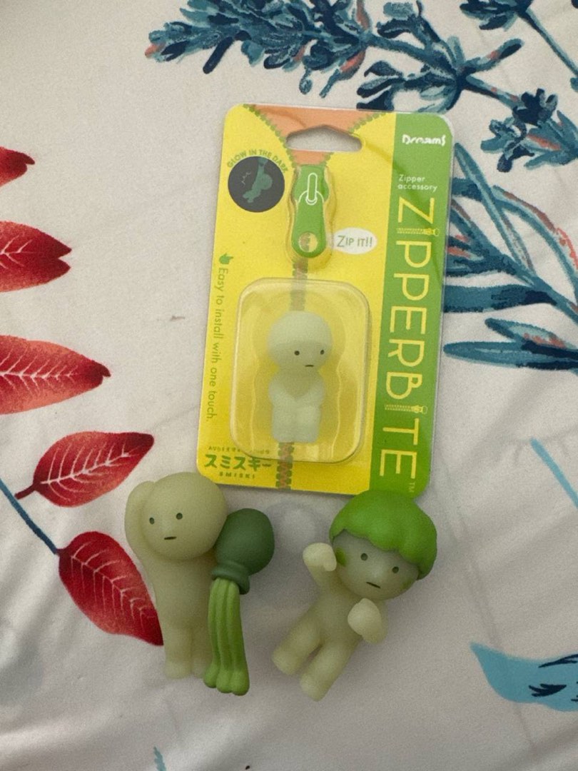Smiski & smiski zipper bite, Hobbies & Toys, Toys & Games on Carousell