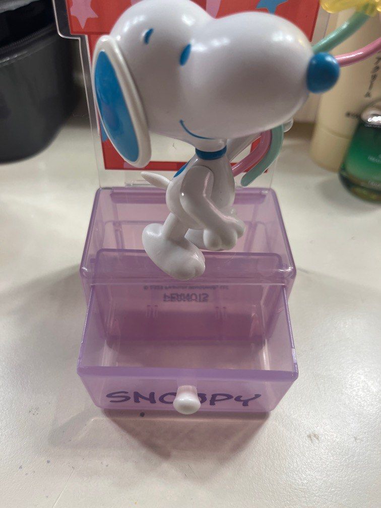 Snoopy Peanuts Figure Popmart, Toys & Collectibles, Mainan di Carousell