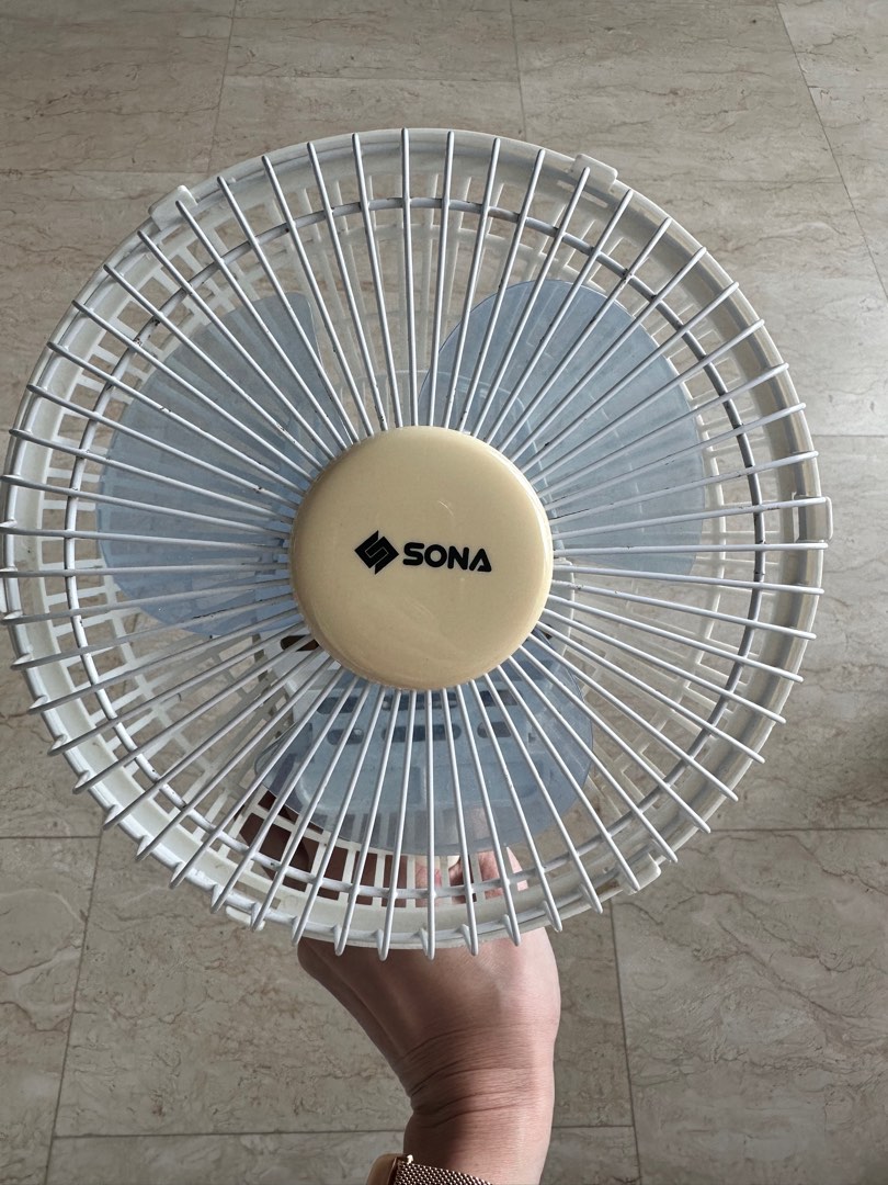 SONA clip fan 7 inch 18 cm, TV & Home Appliances, Electrical, Adaptors & Sockets on Carousell