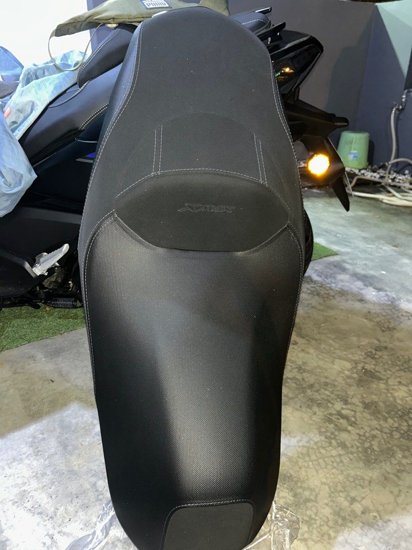 Yamaha Xmax V2 original seat, Motorbikes on Carousell