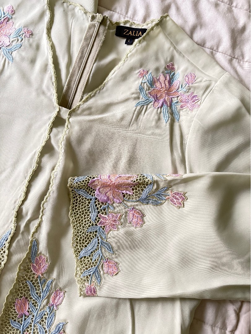 ZALIA RAYA 2024 LOOSE KEBAYA, Women's Fashion, Muslimah Fashion, Baju ...