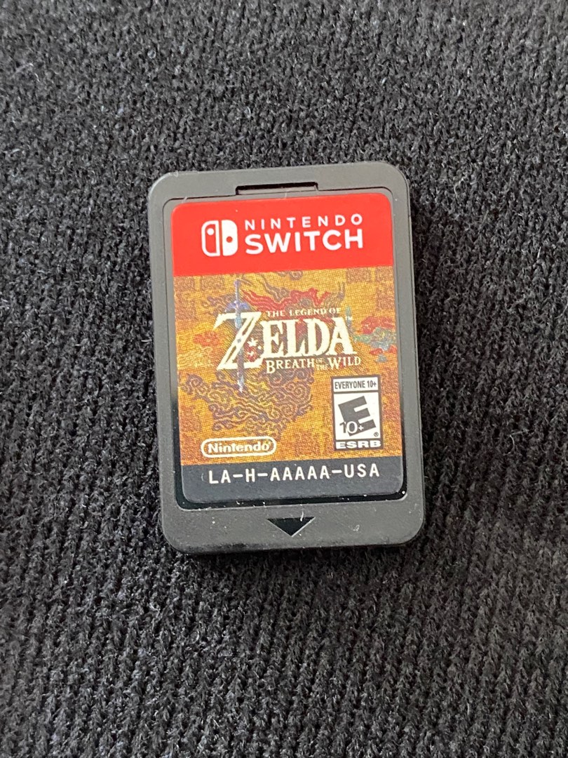 Zelda BOTW with Case, Video Gaming, Video Games, Nintendo on Carousell