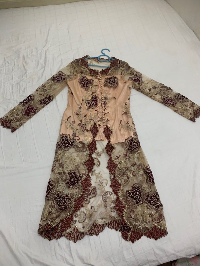 Baju Raya Kebaya Tops Sulam, Women's Fashion, Tops, Other Tops on Carousell