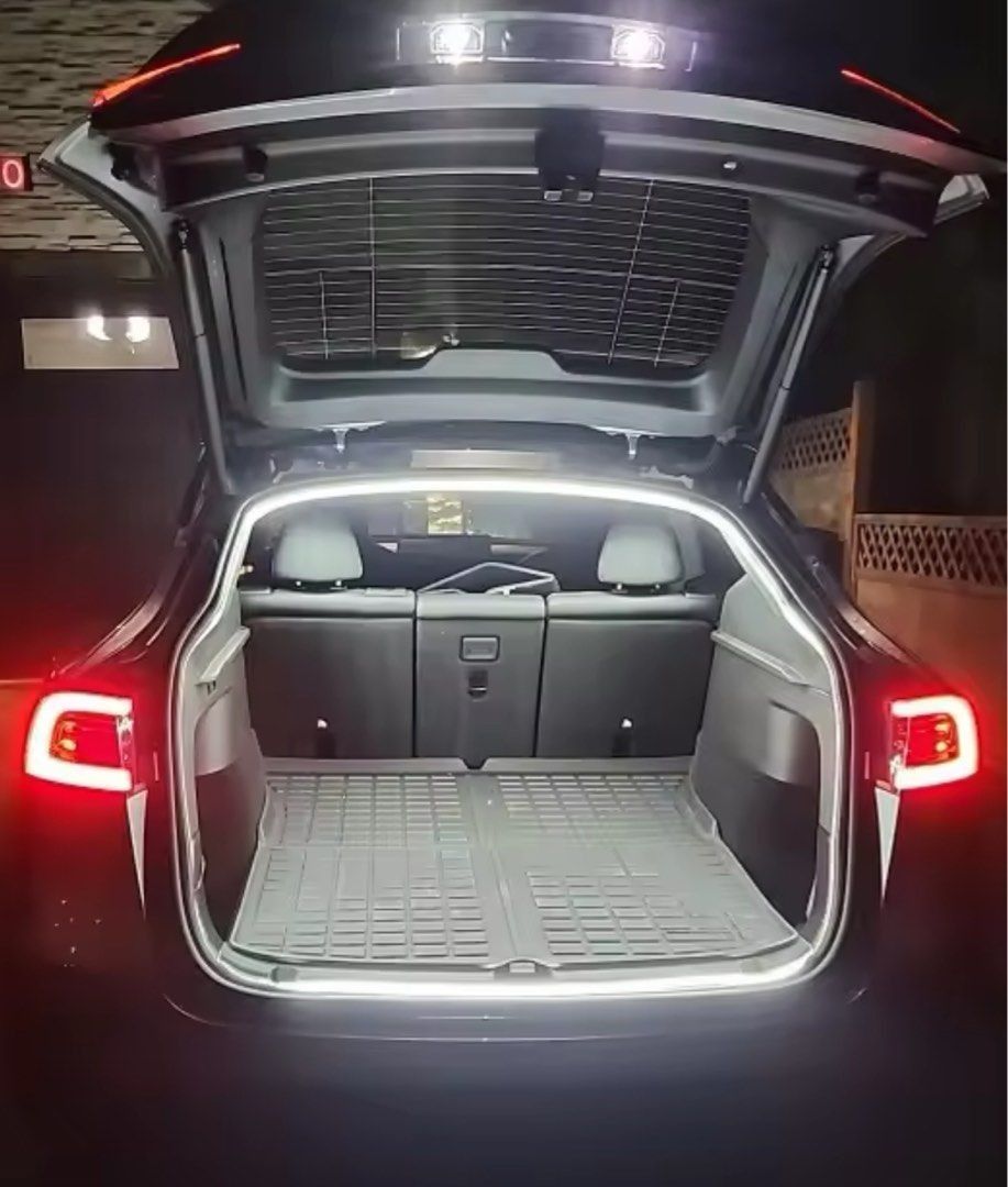 Boot trunk light with start up sequence for most Audi e.g A3 / A4 / A5 ...