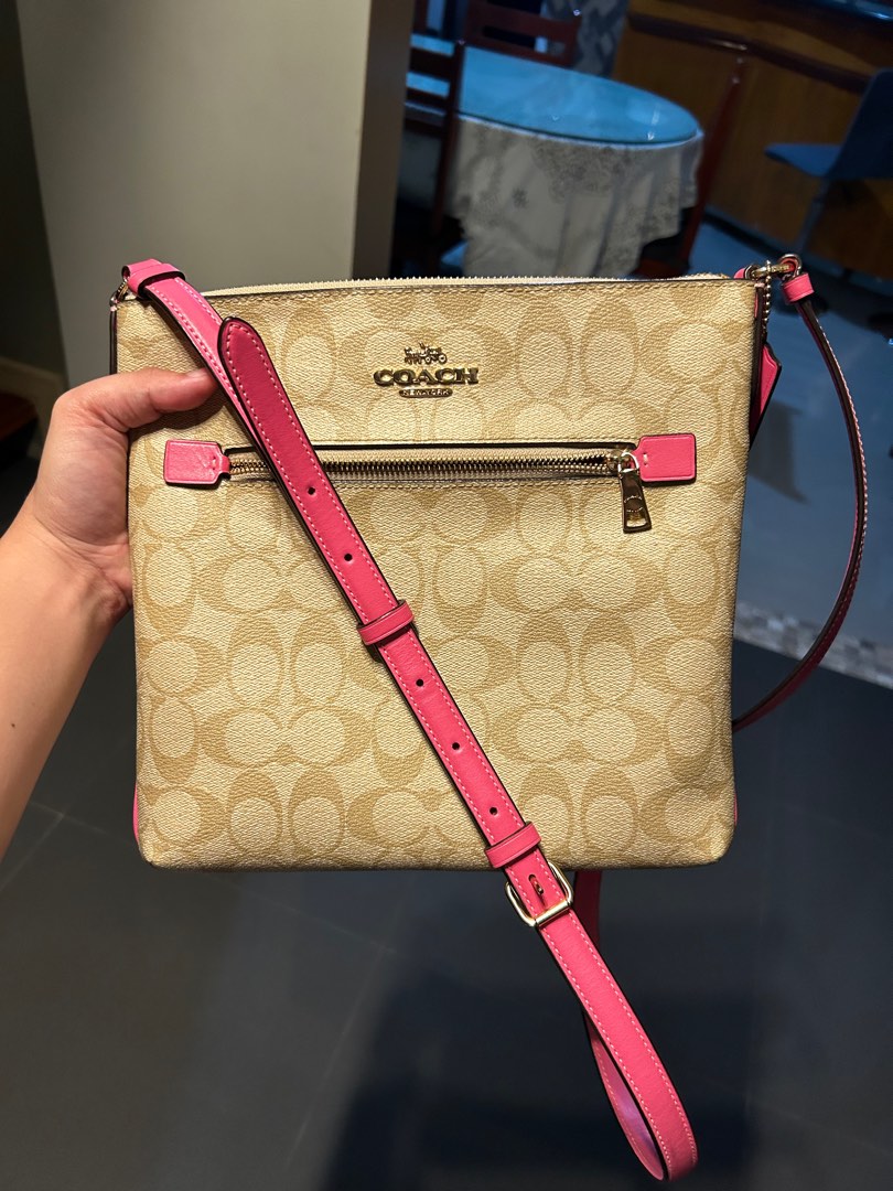 Coach Rowan File Bag in Signature Canvas, Women's Fashion, Bags ...