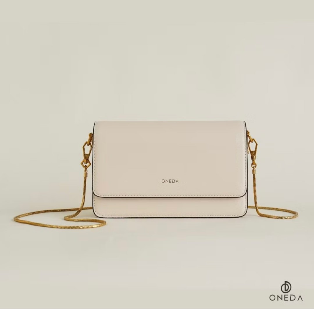 DICARI CLAUDIA BAG ONEDA YANG PUNYA BOLEH SEND PICT DONG, Barang Mewah ...