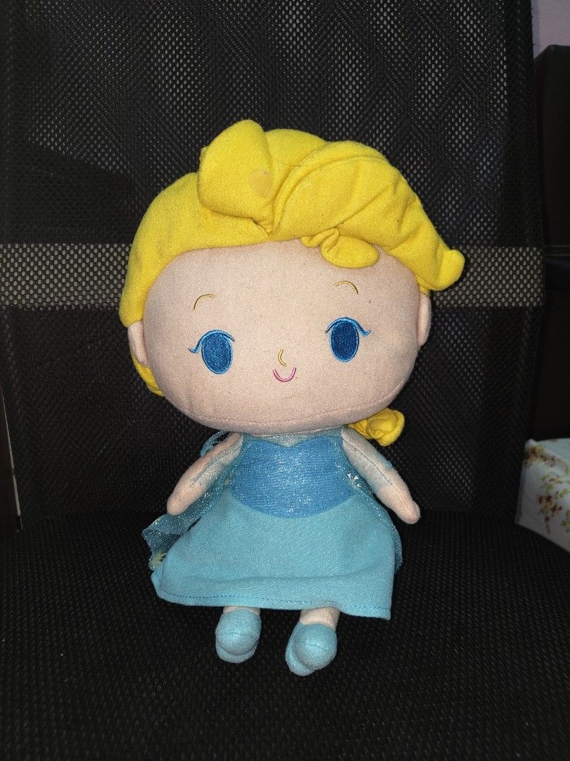 Disney Frozen - Elsa Plushie, Hobbies & Toys, Toys & Games on Carousell