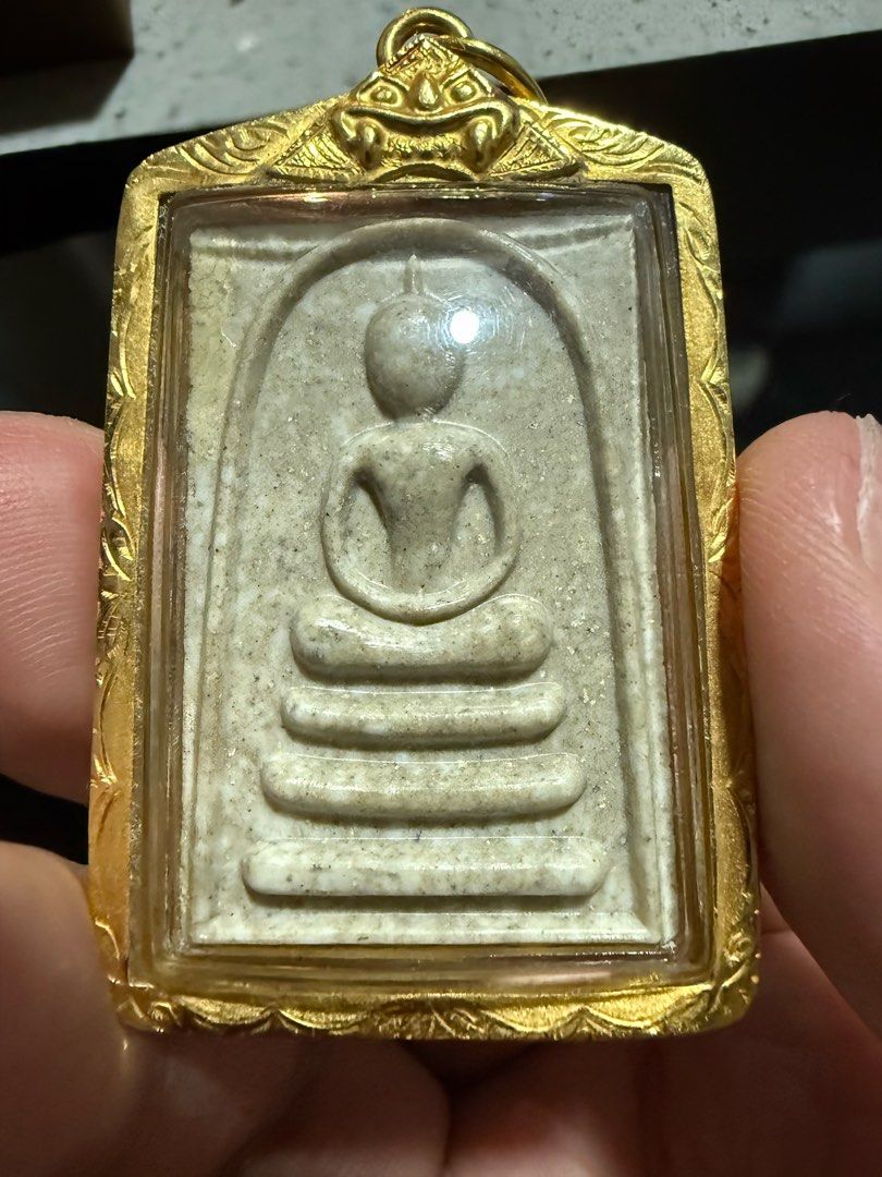 LP Pae - BE2516 (916 gold casing) - Somdej MacKaLai - Wat Pikulthong, Hobbies & Toys ...