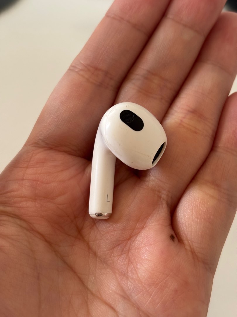 Original Left bud Airpods Gen 3 FIXED PRICE, Audio, Earphones on Carousell