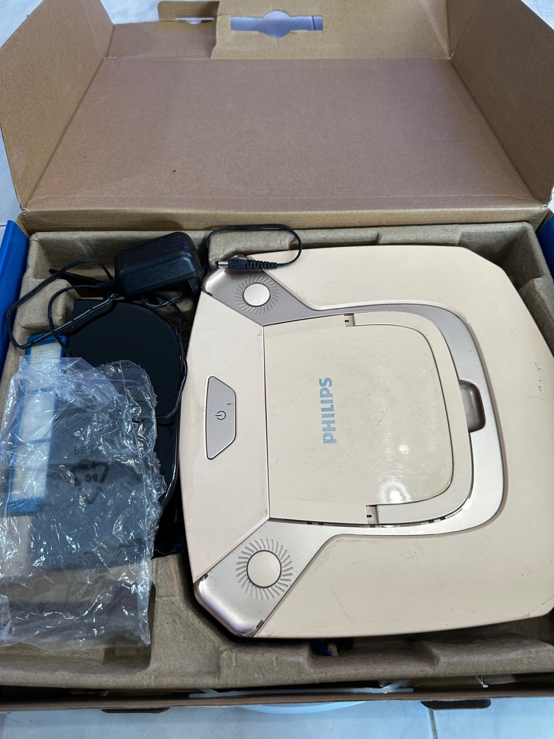 Philips Smartpro robot vacuum cleaner FC8795, TV & Home Appliances ...