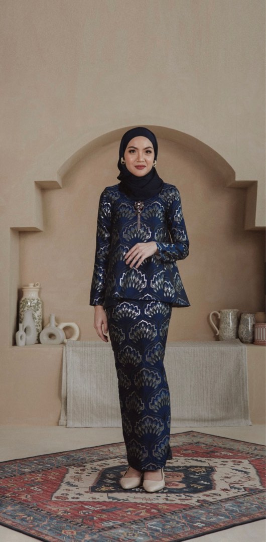 Qhalesaa Wrida Brocade Saree - Royal Navy, Women's Fashion, Muslimah Fashion, Baju Kurung & sets ...