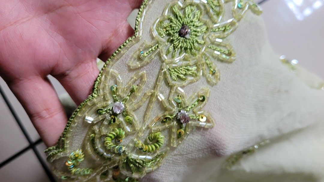 [RAYA EID 2025] shawl halfmoon beads | shawl manik green sage green ...