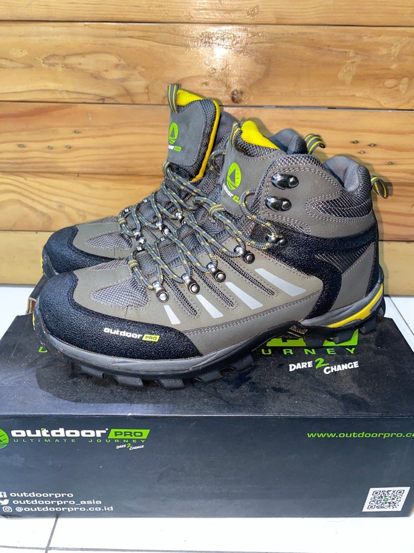 Sepatu Gunung Outdoor Pro sz 43 - snta the north face quechua hiking ...