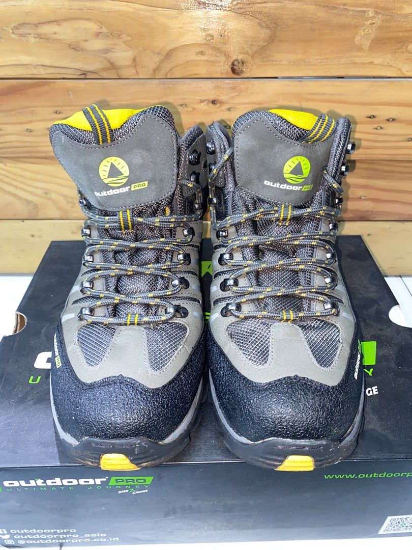Sepatu Gunung Outdoor Pro sz 43 - snta the north face quechua hiking ...
