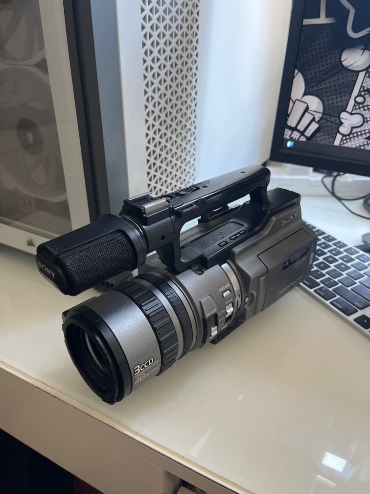 Sony Vx2100 not vx2000 pd190 vx1000 camcorder, 攝影器材, 攝錄機 - Carousell