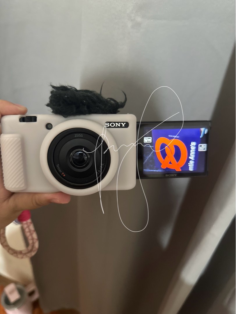 Sony ZV-1F, Mobile Phones & Gadgets, Other Gadgets on Carousell