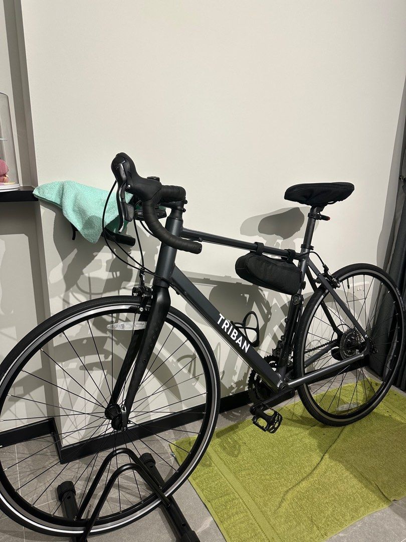Triban RC120 road bike, Sports Equipment, Bicycles & Parts, Bicycles on ...