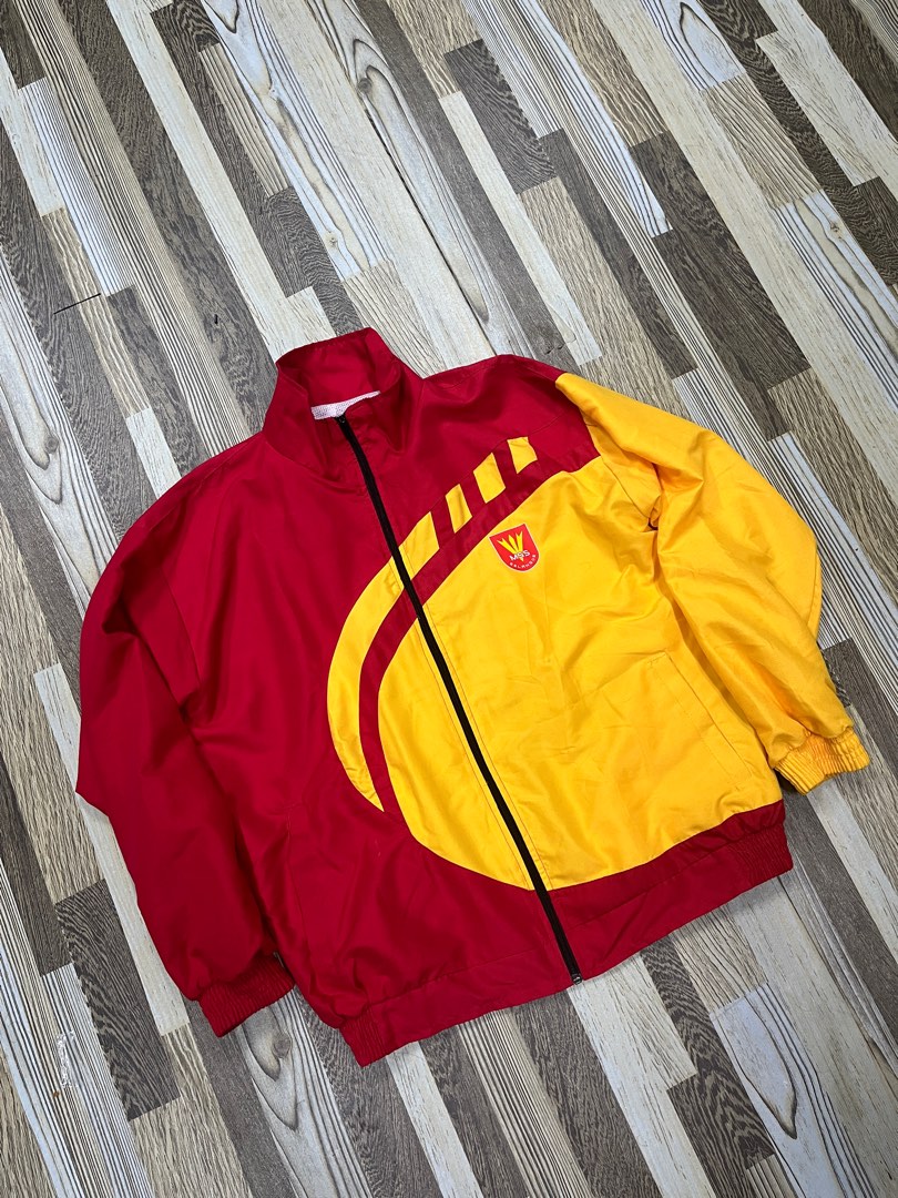 WindBreaker Mss Selangor, Men's Fashion, Activewear on Carousell