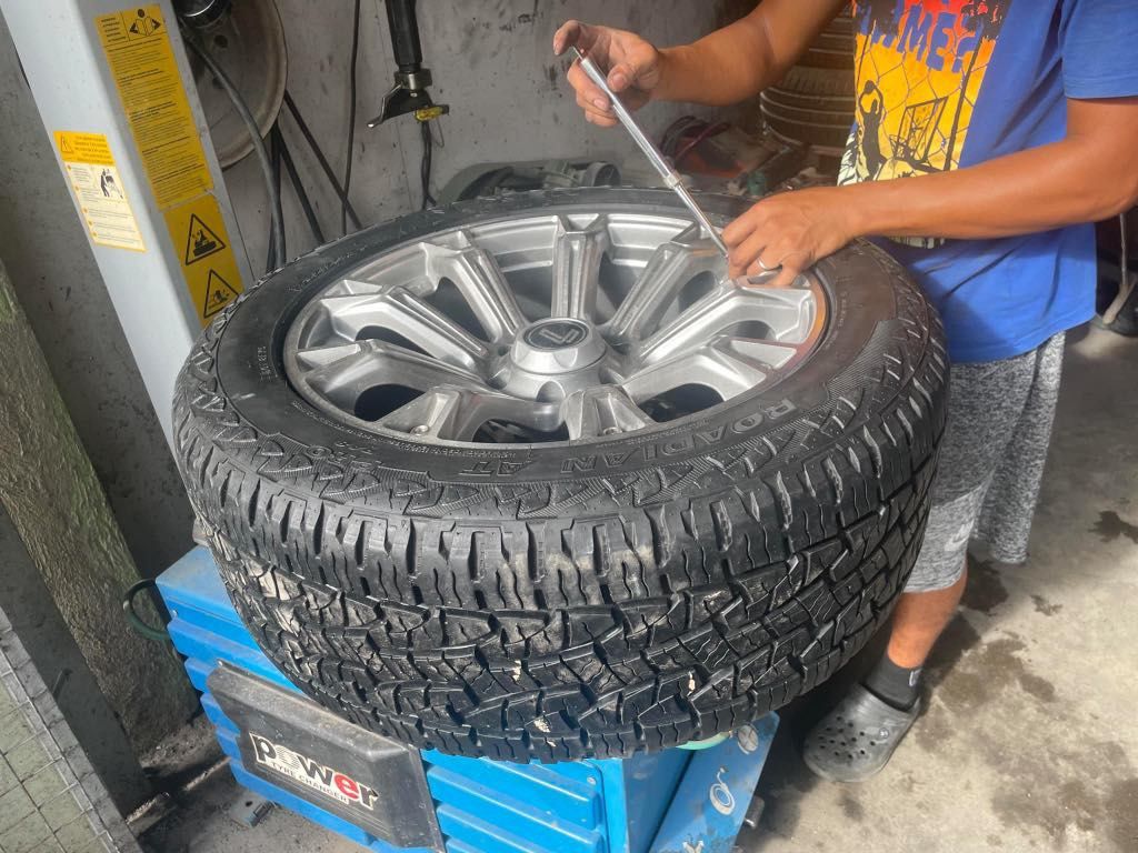 20s Original lenso mags wrapped with nexen AT tires, Car Parts ...