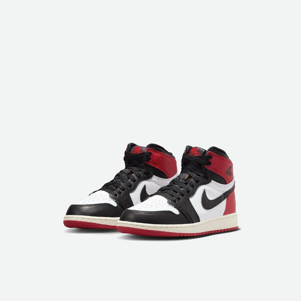 Air Jordan Black Toe, Men's Fashion, Footwear, Sneakers on Carousell