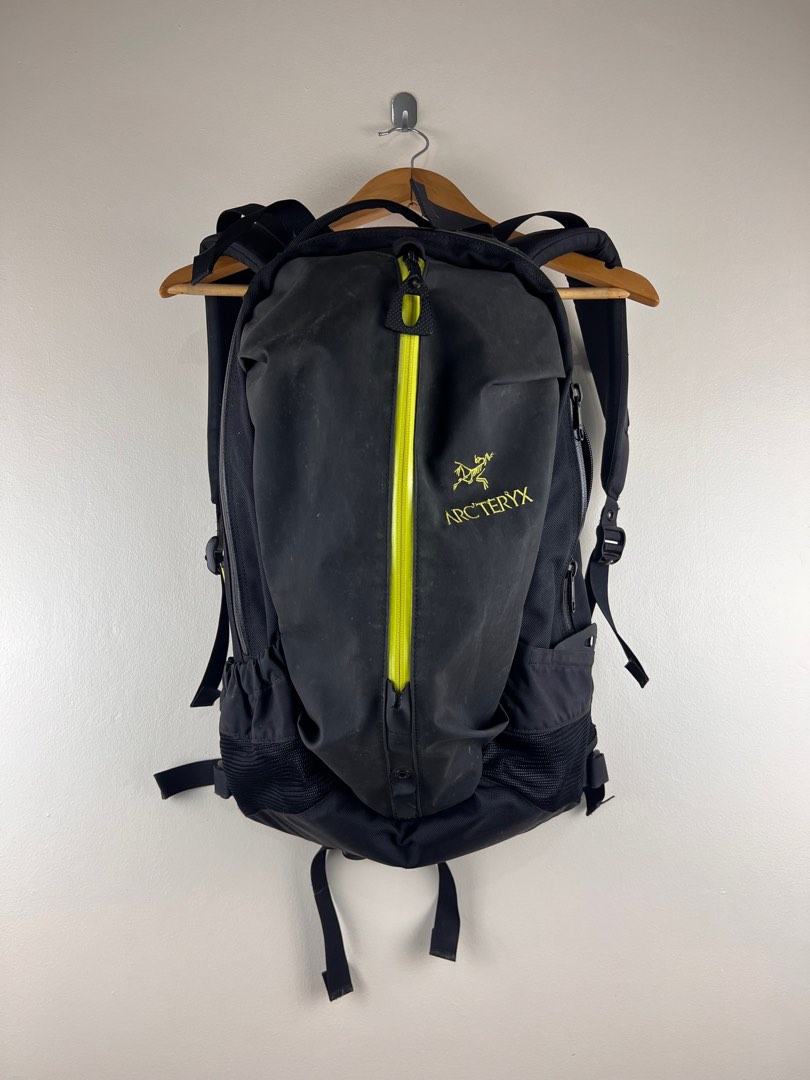 ARCTERYX BACKPACK, Men's Fashion, Bags, Backpacks on Carousell