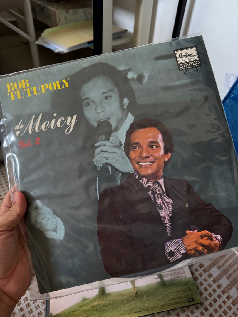 BOB TUTUPOLY VINYL PIRING HITAM MELAYU, Hobbies & Toys, Music & Media ...
