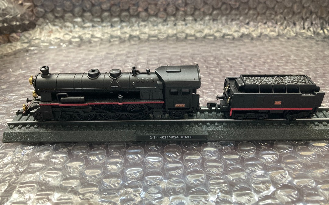 CIL N 型火車模型 2-3-1 4021_4024 RENFE 雙卡式火車頭, 興趣及遊戲, 玩具 & 遊戲類 - Carousell