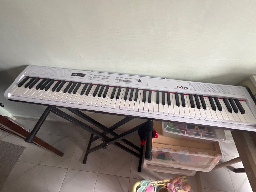 G-Gate Keyboard with stand, Hobbies & Toys, Music & Media, Musical ...