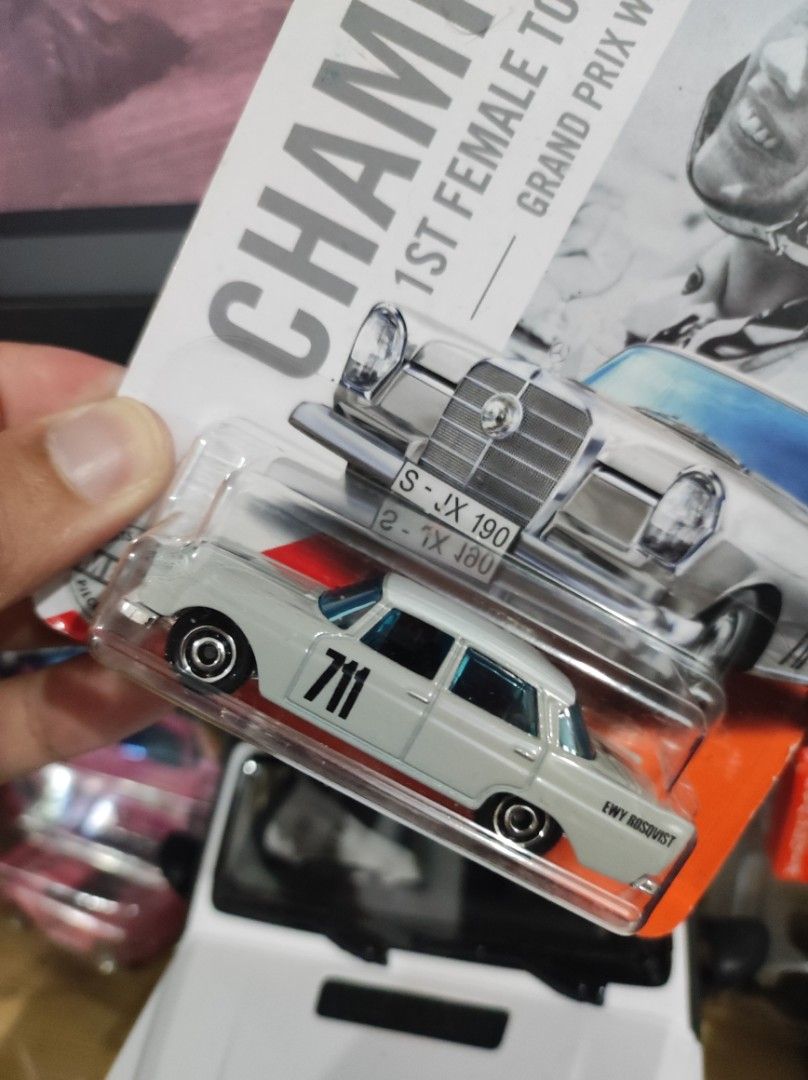 Matchbox '62 Mercedez-Benz 220 SE Sedan Champion 1st Female Touring Car ...