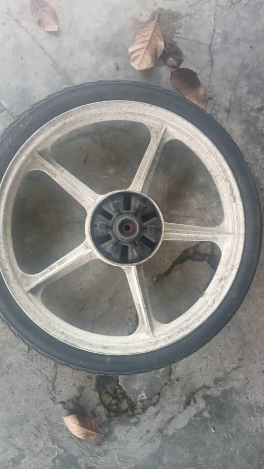 Motorcycle sport rim AR80 ori, Auto Accessories on Carousell